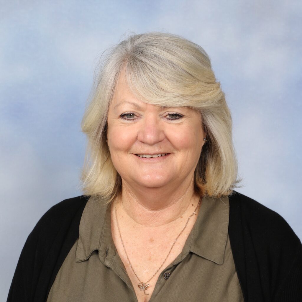 School Staff - Dara School